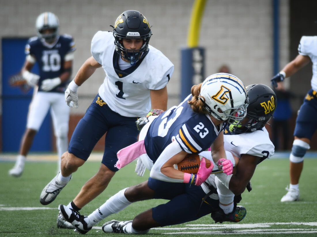 Lyco football drops 5th straight game, opens Landmark play with loss to ...